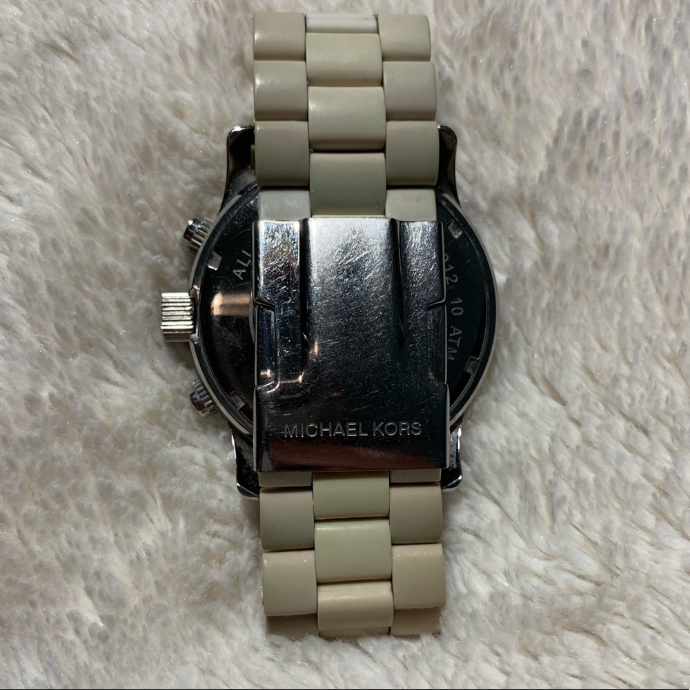 Michael Kors Oversized Runway Mk8108 Watch W/ Box - Gem